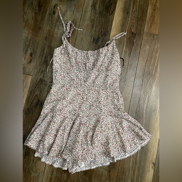 Princess Polly | Dresses | Princess Polly Floral Romper | Poshmark